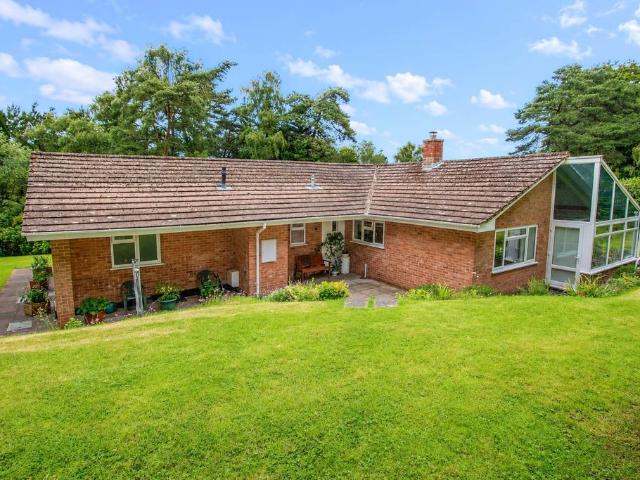 3 bedroom detached bungalow for sale