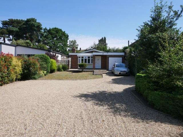3 bedroom detached bungalow for sale