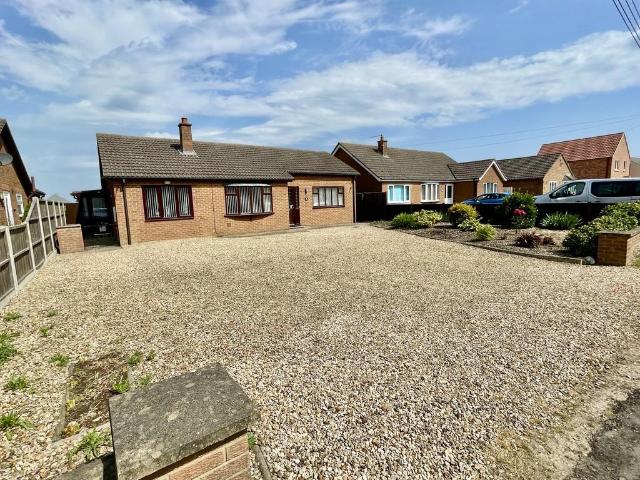 3 bedroom detached bungalow for sale