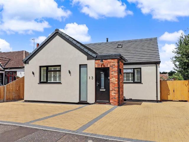 3 bedroom detached bungalow for sale