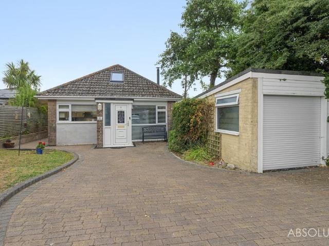 3 bedroom detached bungalow for sale