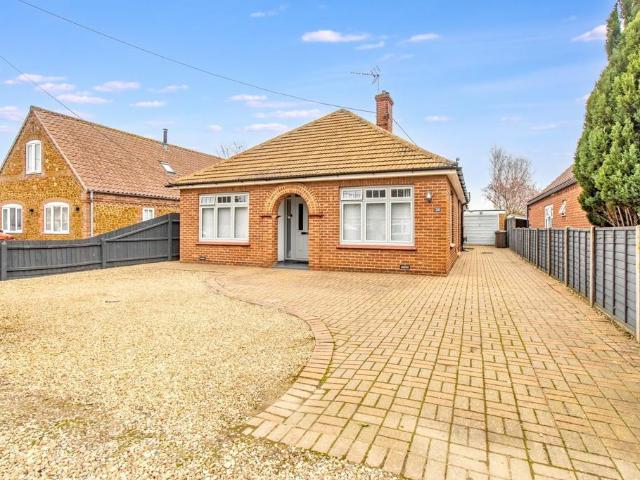 3 bedroom detached bungalow for sale