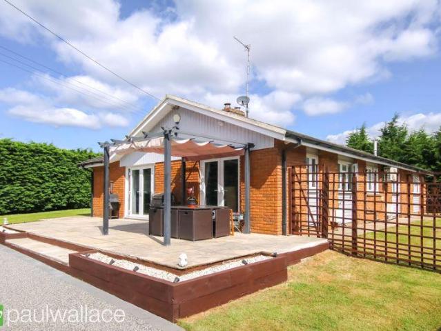 3 bedroom detached bungalow for sale