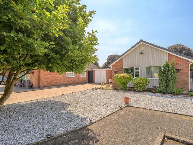 3 bedroom detached bungalow for sale