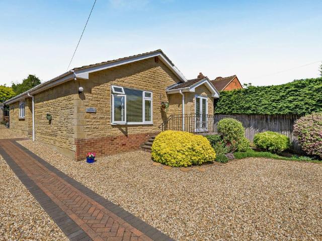 3 bedroom detached bungalow for sale