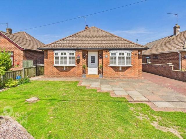 3 bedroom detached bungalow for sale