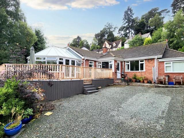 3 bedroom detached bungalow for sale