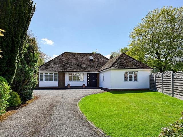 3 bedroom detached bungalow for sale
