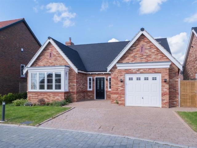 3 bedroom detached bungalow for sale