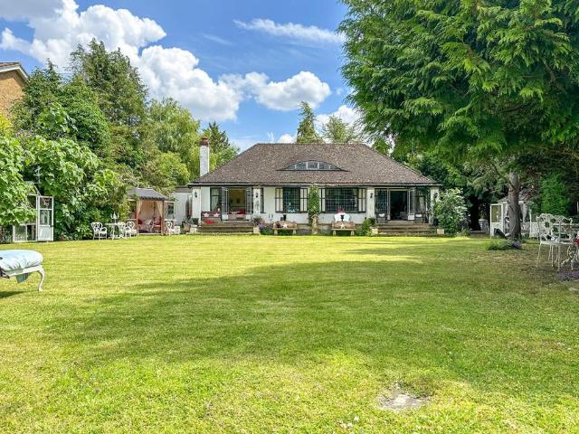 3 bedroom detached bungalow for sale