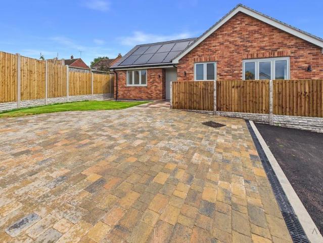 3 bedroom detached bungalow for sale