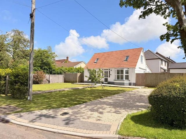 3 bedroom detached bungalow for sale