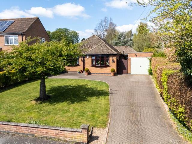3 bedroom detached bungalow for sale