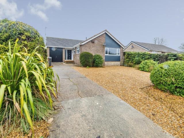 3 bedroom detached bungalow for sale