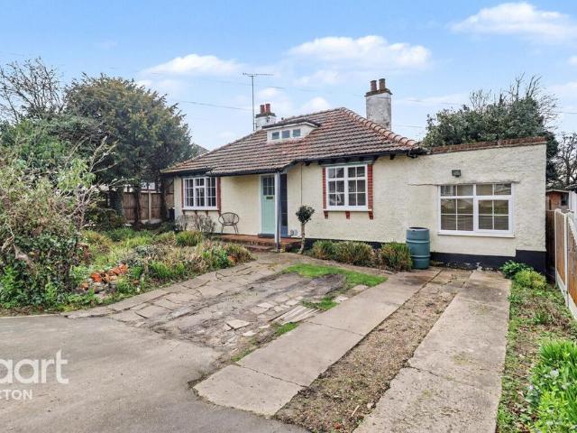 3 bedroom detached bungalow for sale