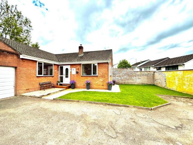 3 bedroom detached bungalow for sale