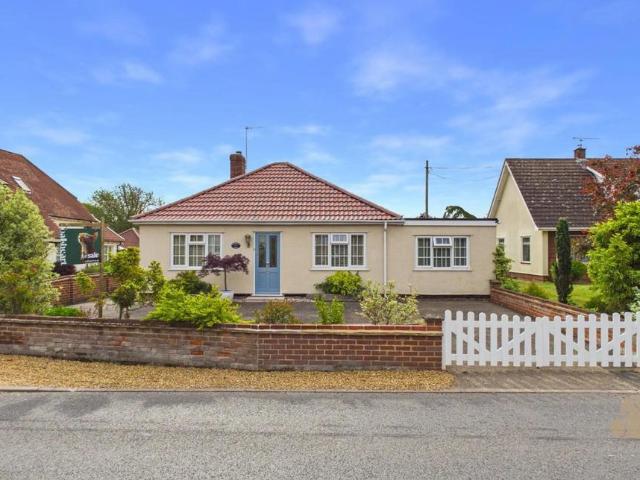3 bedroom detached bungalow for sale