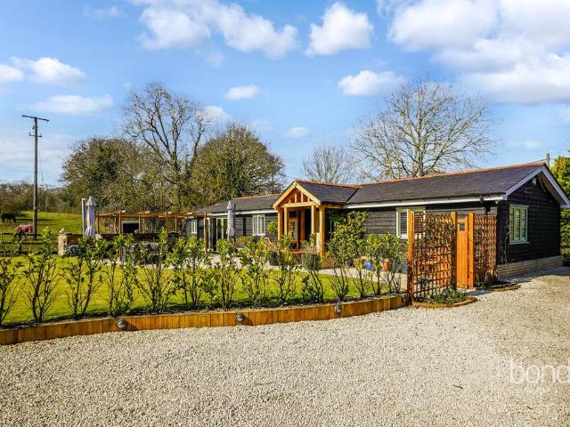 3 bedroom detached bungalow for sale