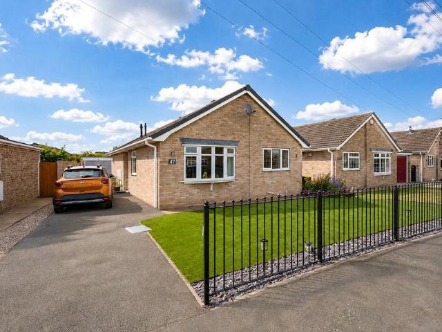 3 bedroom detached bungalow for sale
