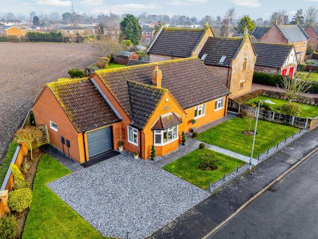 3 bedroom detached bungalow for sale
