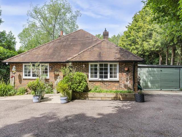 3 bedroom detached bungalow for sale