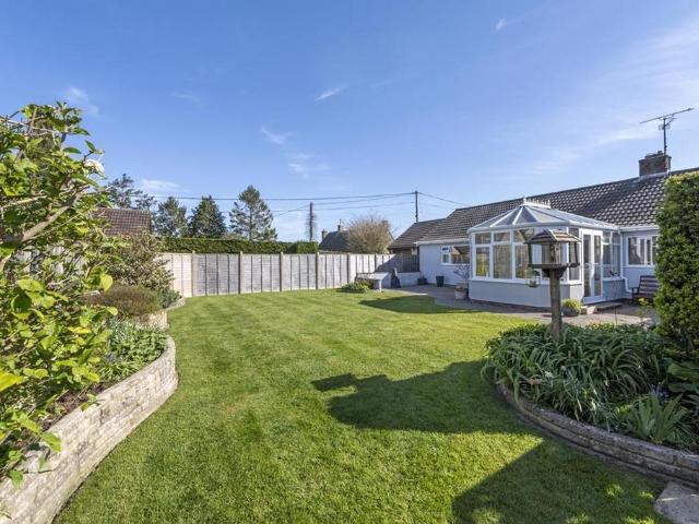 3 bedroom detached bungalow for sale