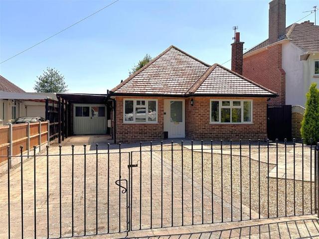 3 bedroom detached bungalow for sale
