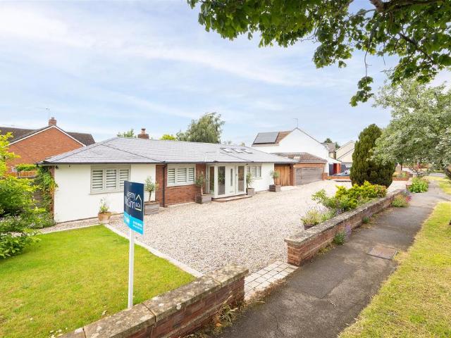 3 bedroom detached bungalow for sale