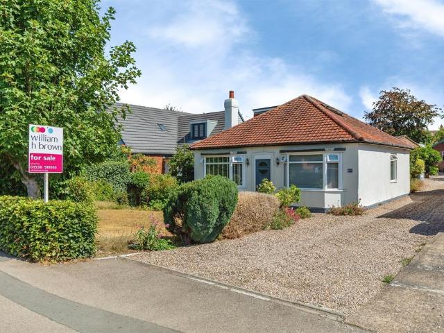 3 bedroom detached bungalow for sale