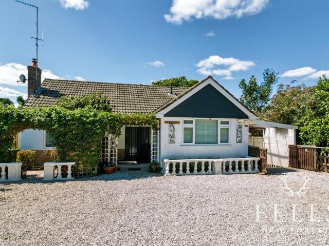3 bedroom detached bungalow for sale