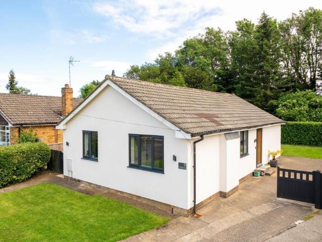 3 bedroom detached bungalow for sale