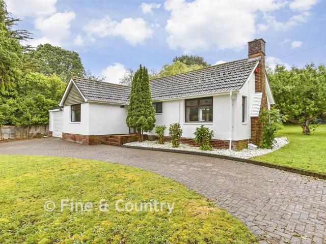 3 bedroom detached bungalow for sale
