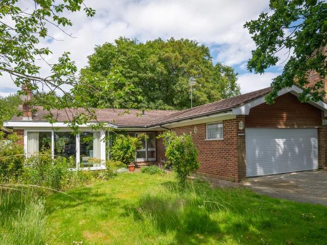 3 bedroom detached bungalow for sale