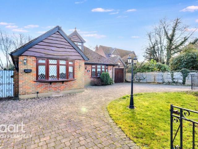 3 bedroom detached bungalow for sale