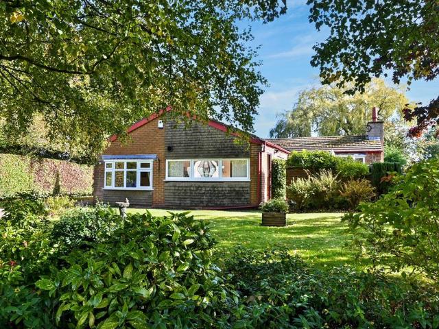 3 bedroom detached bungalow for sale
