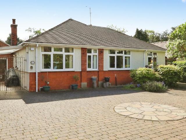 3 bedroom detached bungalow for sale