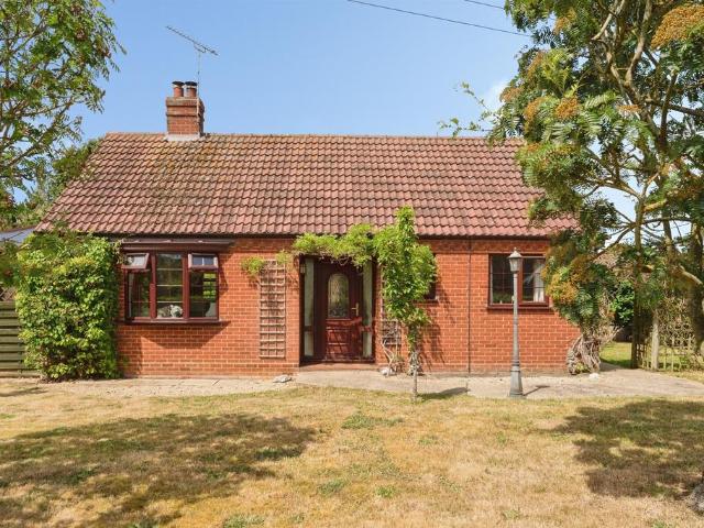 3 bedroom detached bungalow for sale
