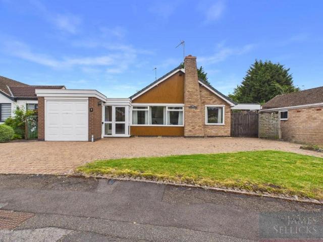 3 bedroom detached bungalow for sale