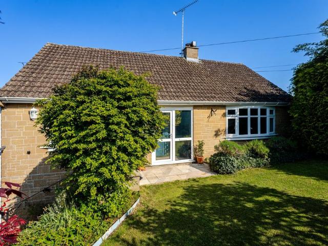 3 bedroom detached bungalow for sale