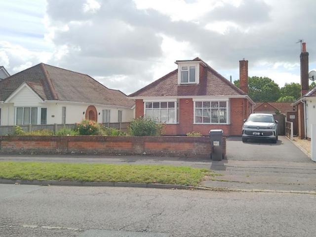 3 bedroom detached bungalow for sale