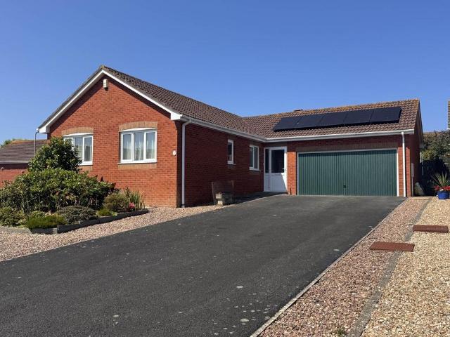 3 bedroom detached bungalow for sale