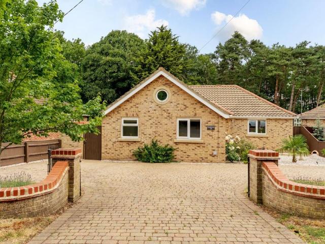 3 bedroom detached bungalow for sale