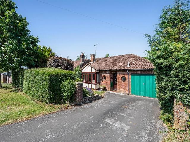 3 bedroom detached bungalow for sale