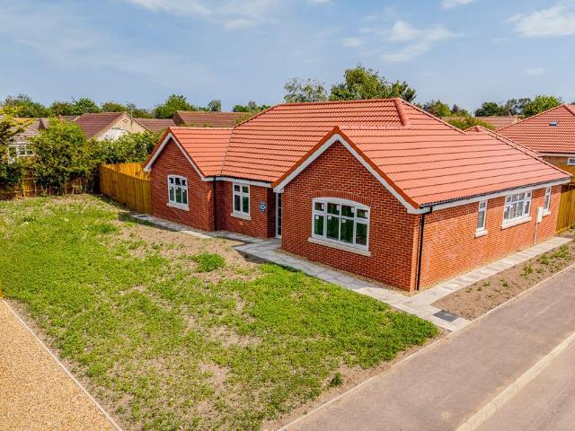 3 bedroom detached bungalow for sale