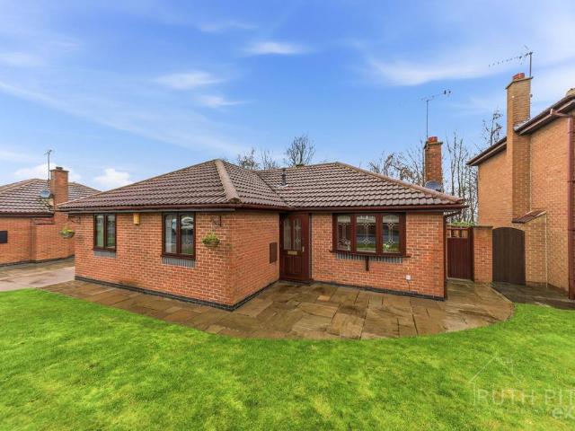 3 bedroom detached bungalow for sale