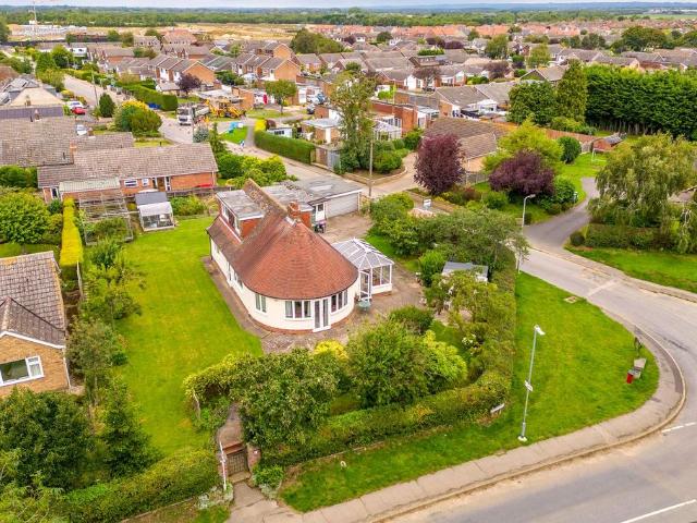 3 bedroom detached bungalow for sale