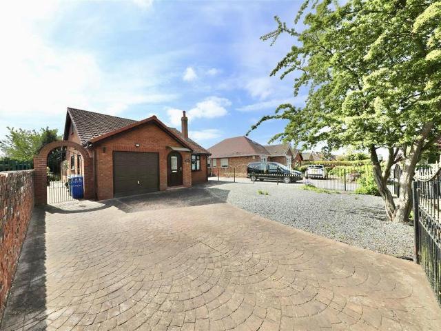 3 bedroom detached bungalow for sale
