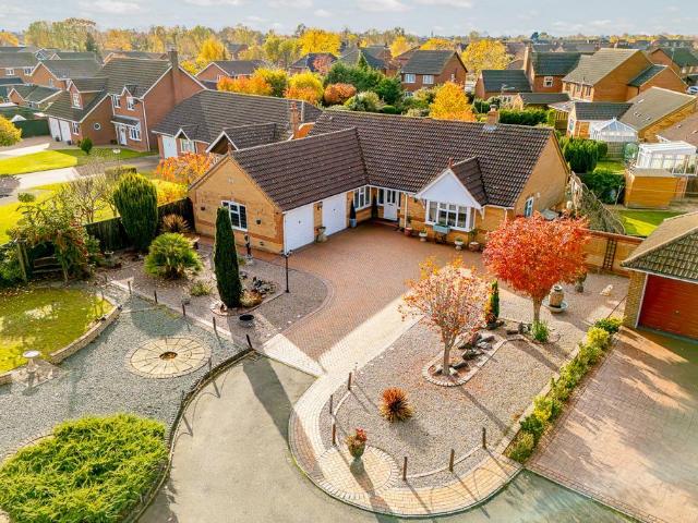 3 bedroom detached bungalow for sale