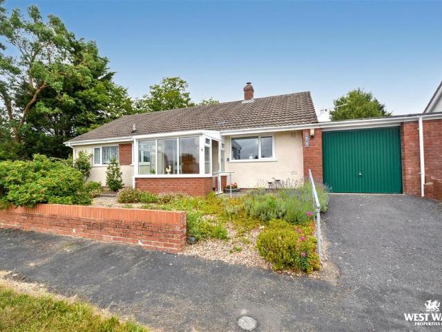 3 bedroom detached bungalow for sale