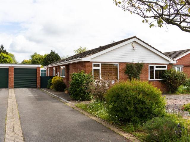 3 bedroom detached bungalow for sale